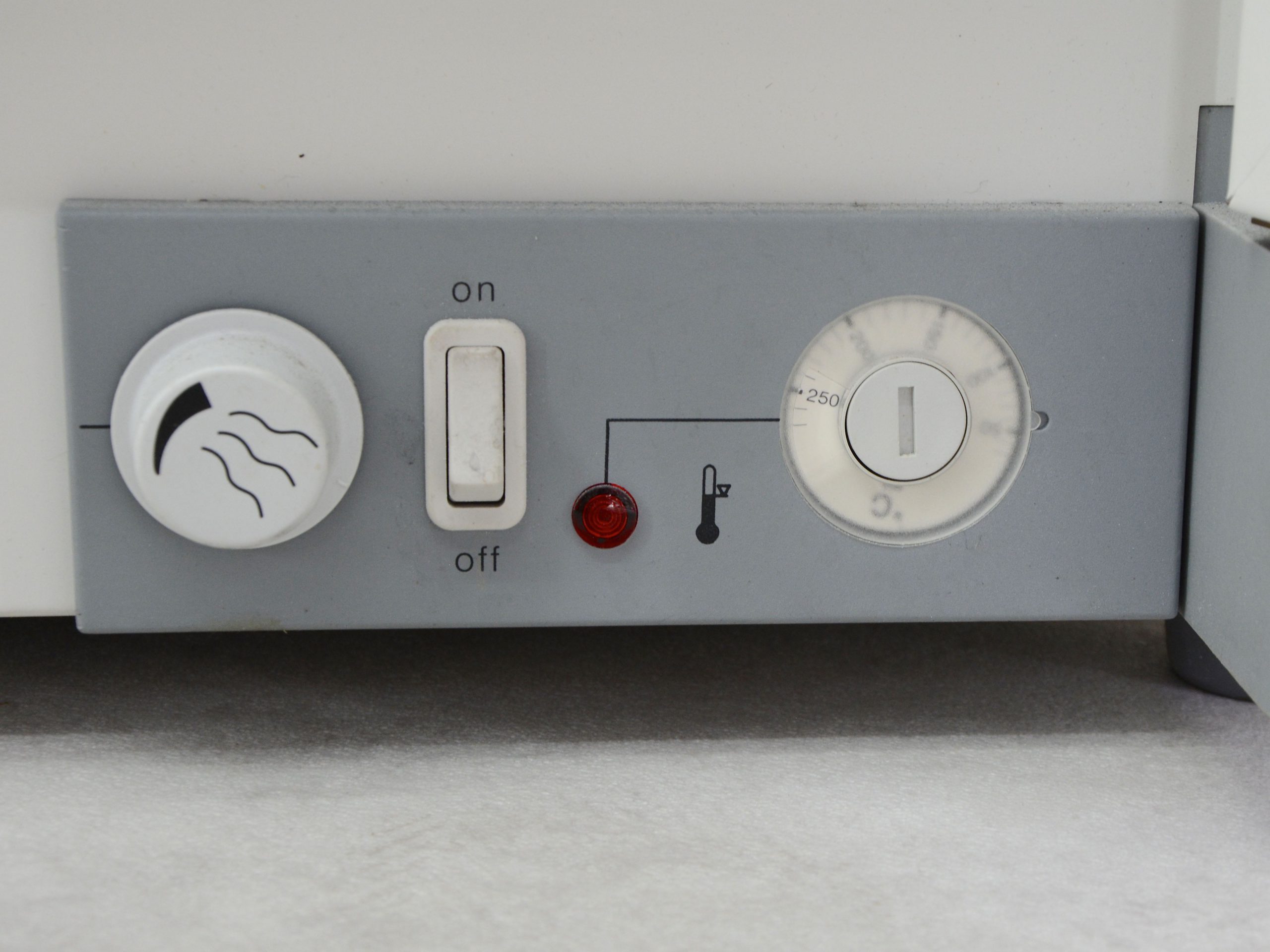 Heraeus UT12P Ofen - Gemini BV