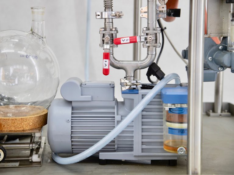 UIC KD6-EA100 Kurzwegdestillationsanlage mit Entgaser - Gemini BV