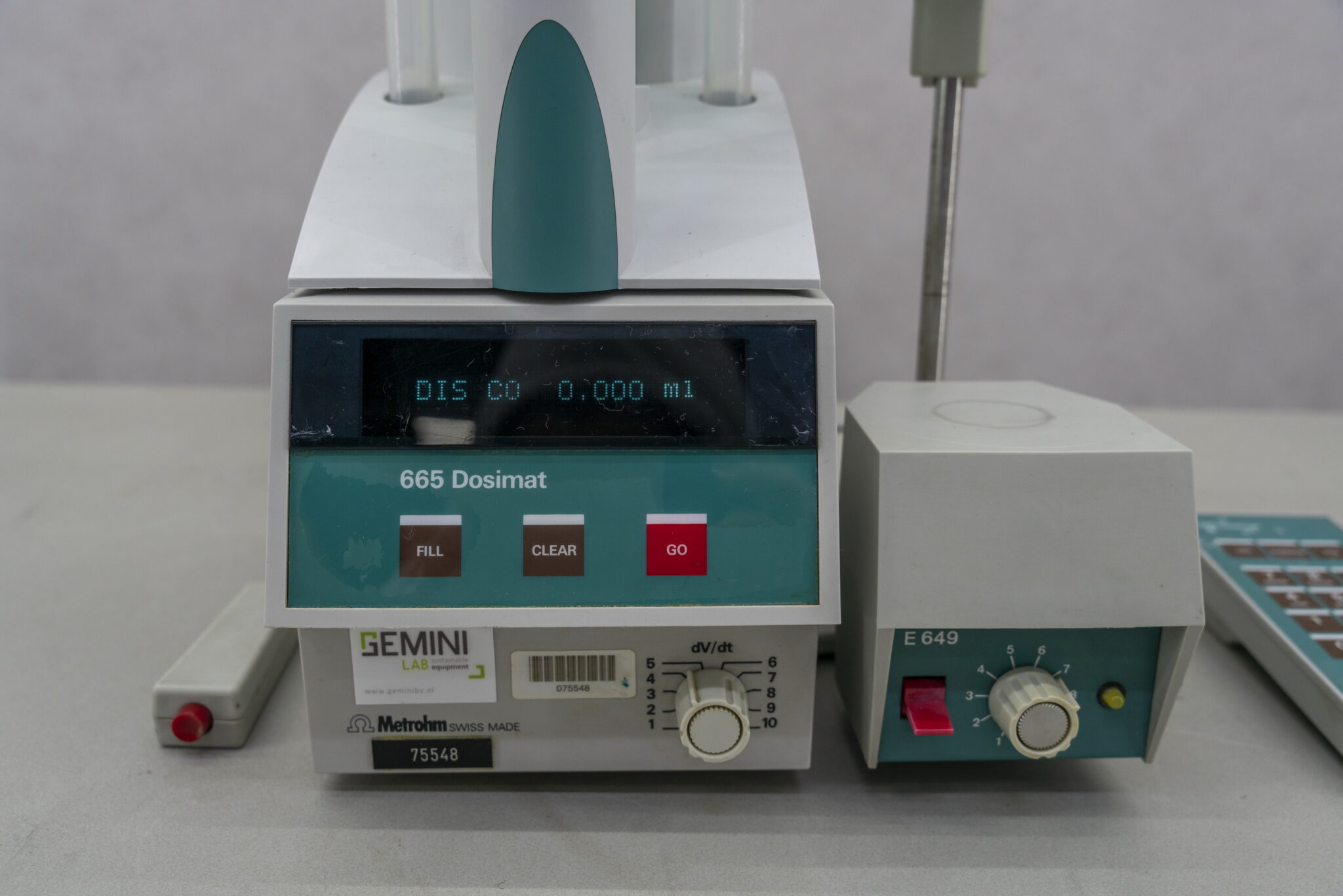 Metrohm 665 Dosimat mit Rührer E649 und Wechseleinheit - Gemini BV