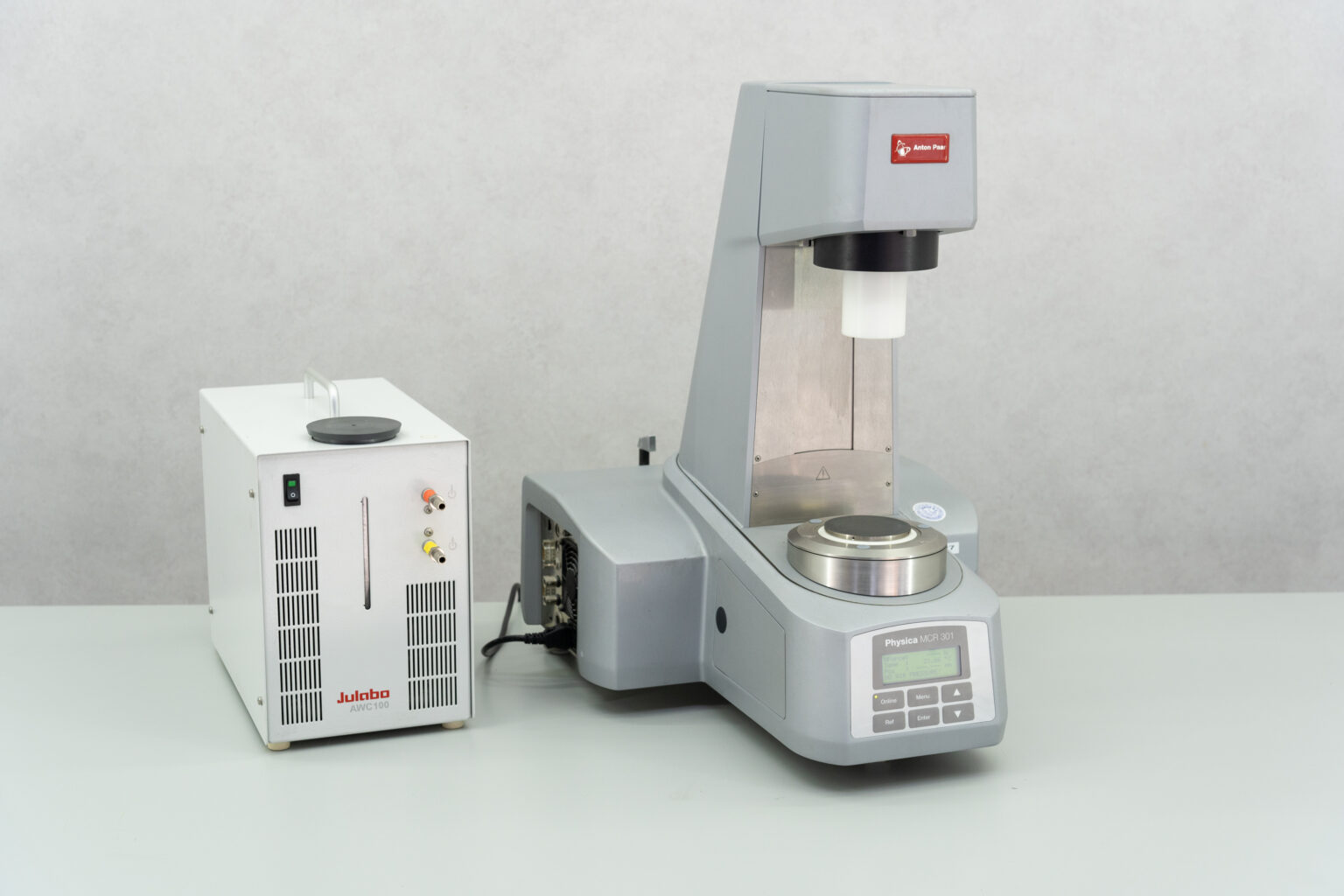 Anton Paar Physica MCR 301 Rheometer und Julabo AWC100 Luft-Wasser ...