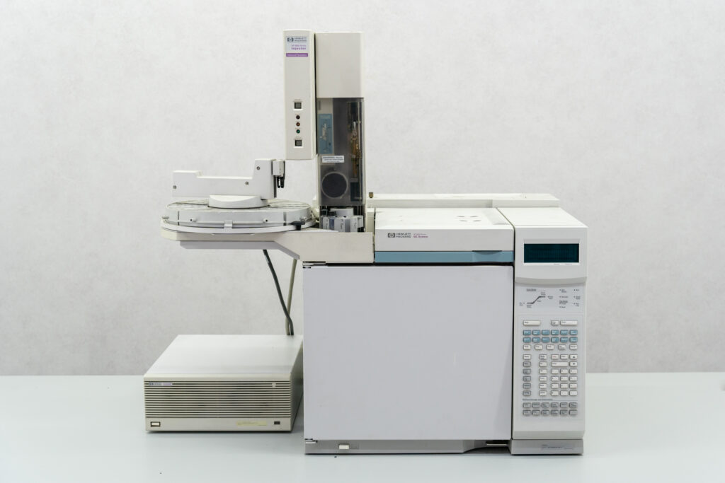 HP Agilent 6890 Plus GC mit Auto-Sampler-Injektor (G1530A) und ...
